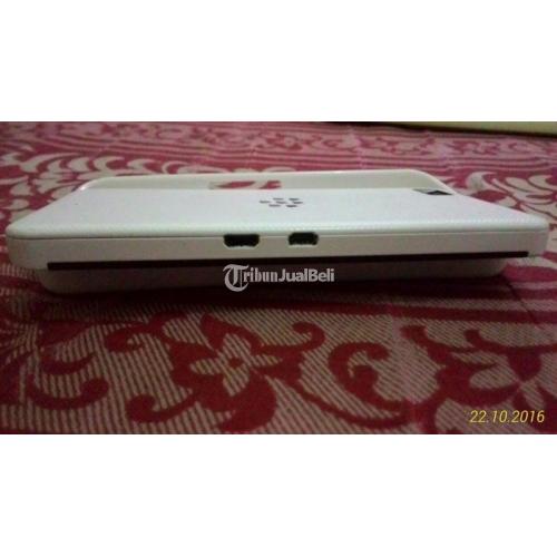 BB / BlackBerry Z10 4G Mulus Fullset Lengkap Fungsi Normal Putih di ...