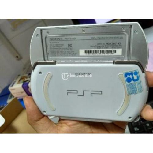 Games PSP GO Pearl White 16GB Game Pack Edition Second Harga Murah di ...