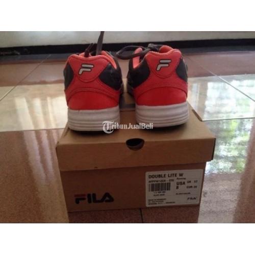 Sepatu Olahraga Cewek Keren Merk Fila Original Size 39 Warna Abu Pink ...