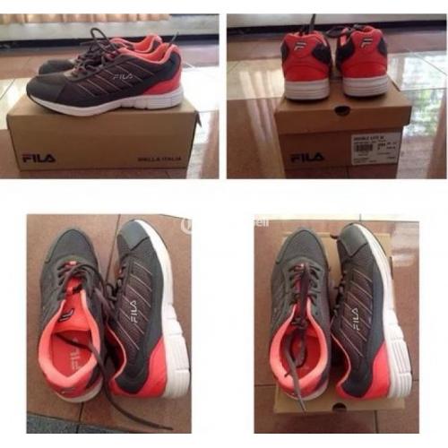 Sepatu Olahraga Cewek Keren Merk Fila Original Size 39 Warna Abu Pink ...