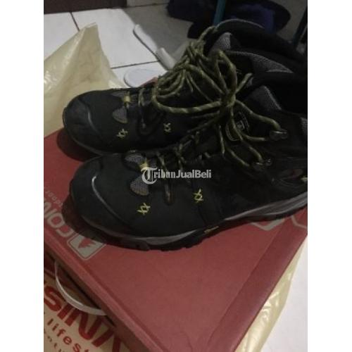 Sepatu Consina FUTURA Bekas Sol Vibram Mulus No Minus Kardus Masih di ...