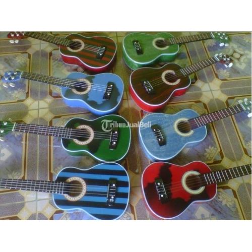 Gitar Ukulele atau Akustik dengan 4 Senar Murah Banget di Solo - Tribun ... Gitar Ukulele atau Akustik dengan 4 Senar Murah Banget di Solo - Tribun ...