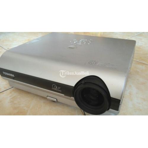 Proyektor 1800 Lumen Toshiba TDPdiS25 Uk. Layar 70 Inch Mulus di ...