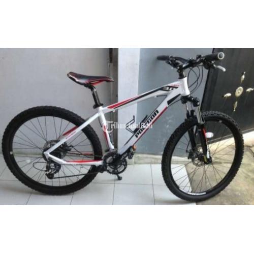 Sepeda Polygon Xtrada 3.0 Second Warna Putih di Banyuwangi Jawa Timur ...