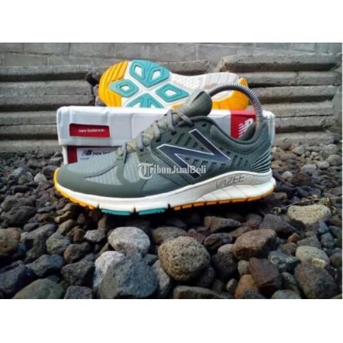 Sepatu Running New Balance Size 41,5 Grey Kondisi BNIB di Jogja ...