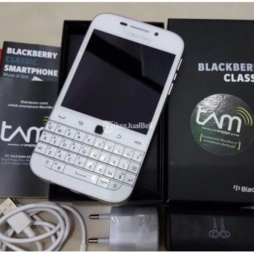 Smartphone Blackberry Classic Q20 Bekas White Fullset Garansi Resmi di ...