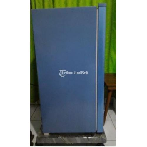 Lemari Es / Kulkas Bekas Murah Sharp Kirei SJdiM165F Warna Biru Mulus ...
