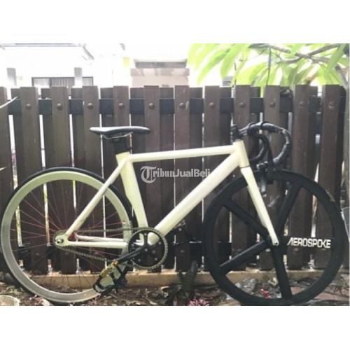 Sepeda Fixie Fullbike Aerospoke Barang Mulus Dan Langka di Cirendeu ...