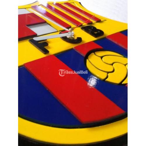 Jam Dinding Kayu Manchester United Motif Timbul Bahan Kayu MDF di ...
