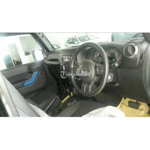 Jeep Sport X 2015 3.0 L BBM Bensin Warna Hitam Metalik Interior Mewah ...