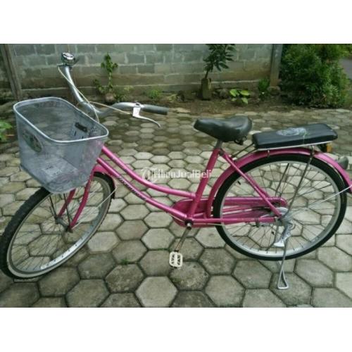 Sepeda Mini Warna pink Second Normal Ada Keranjang Boncengan Murah di ...