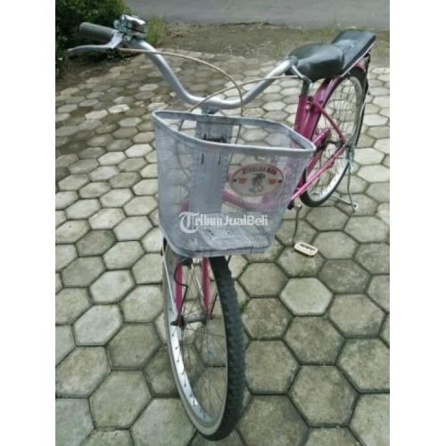 Sepeda Mini Warna pink Second Normal Ada Keranjang Boncengan Murah di ...