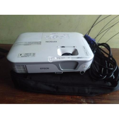 Infocus/Proyektor Epson EBdiX11 XGA 3LCD Mulus Normal Fullset Lengkap di Bandung - Tribun JualBeli
