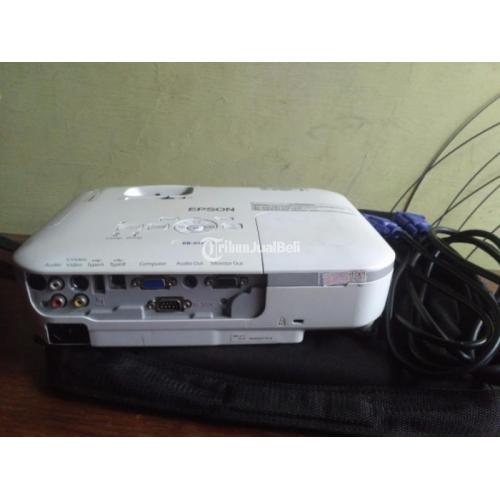 Infocus/Proyektor Epson EBdiX11 XGA 3LCD Mulus Normal Fullset Lengkap di Bandung - Tribun JualBeli