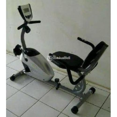 Recumbent Bike Sepeda Fitnes Olahraga Ringan Di Rumah Jaga Kesehatan ...