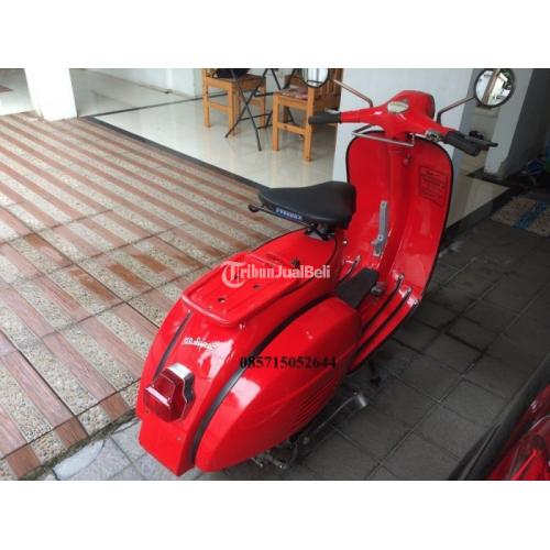 Vespa Super Mulus Warna Merah Kelistrikan Nyala Tahun 1975 di Jakarta ...