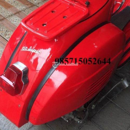Vespa Super Mulus Warna Merah Kelistrikan Nyala Tahun 1975 di Jakarta ...