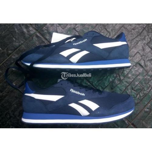 Sepatu Reebok Warna Biru Navy Size 43 Masih baru Gress di Jogja ...