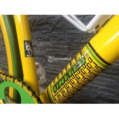 Sepeda Fixie United Soloist 2 Second Warna Hijau Kuning Mulus di ...