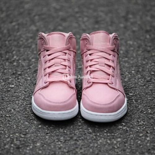 Sneakers Nike Air Jordan 1 Mid Easter Pack Harga Murah di Bandung ...