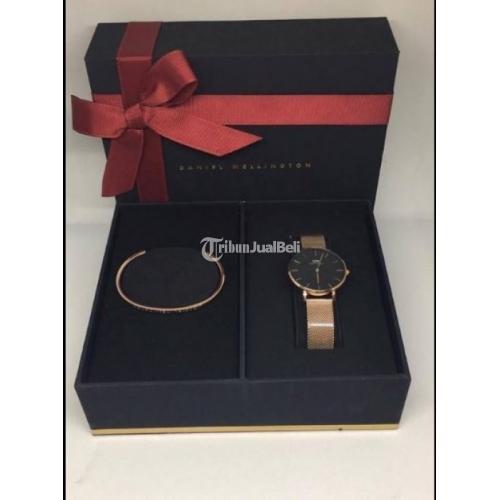 Jam DW BNIB ada Boxnya dan Buku Panduan Serta lengkap Kartu Garansi di ...