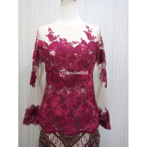 Kebaya Wisuda Bunga Maroon by Arcobaleno Bahan Nyaman Dipakai di Solo ...