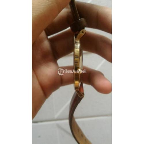 Jam daniel wallington Classic B40R5 98% Mulus Hanya Minus Pemakaian Ada ...