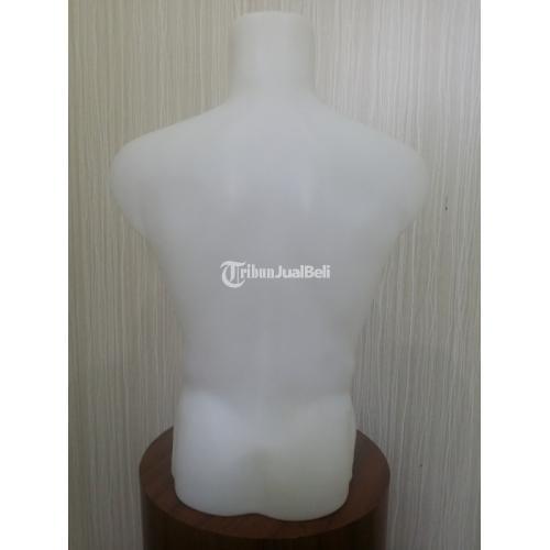 Patung Display Perlengkapan Toko Manekin Setengah Badan Cowok di Solo ...