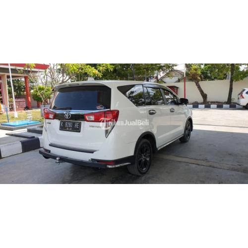 Toyota Innova Reborn Venturer Bensin Matic Tahun 2017 Warna Putih ...