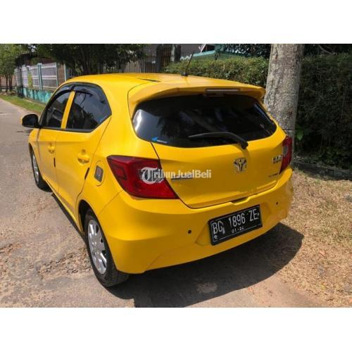 Honda Brio 2018 Warna Kuning Bodi Mulus Interior Oke AC Dingin Harga ...