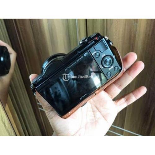 Kamera Mirrorless Sony A5000 + Lensa Fix Brand Meike 35mm F/1.7 Harga ...
