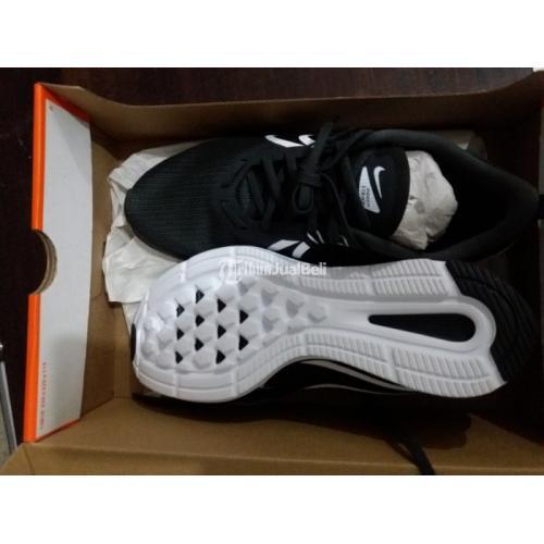 Nike Zoom Strike 2 Sepatu Lari Baru no 43 Warna Hitam di Semarang ...