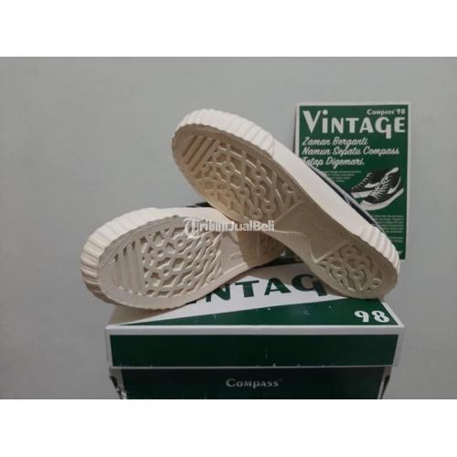 Sepatu Compass Vintage Low BW Size 40 BNIB Double Box Harga Murah di ...