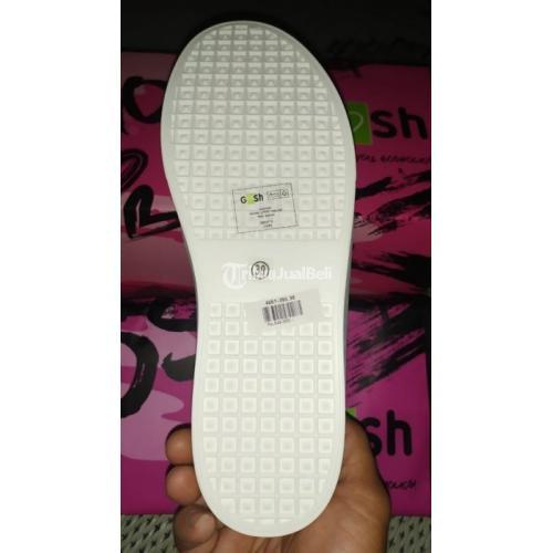 Sepatu Gosh Masih Baru Size 39 Ada Dusnya Harga Lebih Murah dari Toko ...