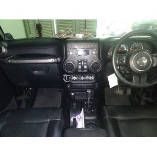 Mobil 4WD Murah Jeep Wrangler Rubicon 3.8 L Bekas Tahun 3011 Matic ...