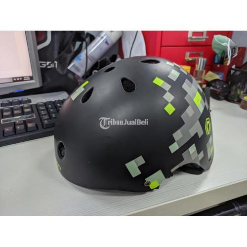 Helm untuk Pesepeda Polygon Pixel Warna Hitam Hijau Size M Bekas di ...