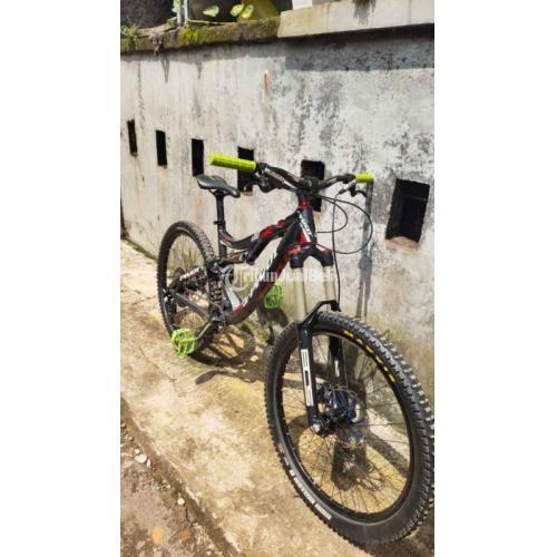Sepeda Pivot Mach 5.7 Carbon Size S 26 Ban Maxxis DHF Bekas di Depok ...