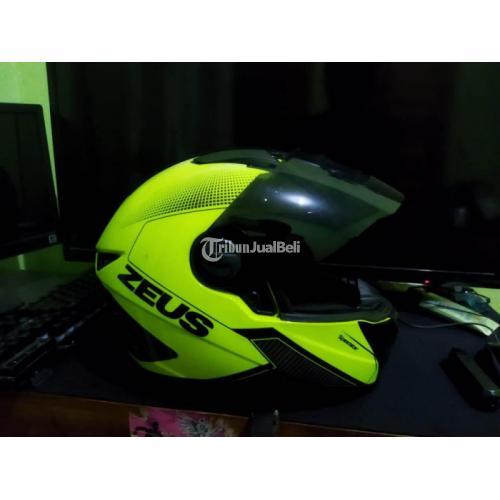 Helm Zeus 811 Ukuran M Second Busa Tebal Nyaman Dipakai di Banjarnegara ...