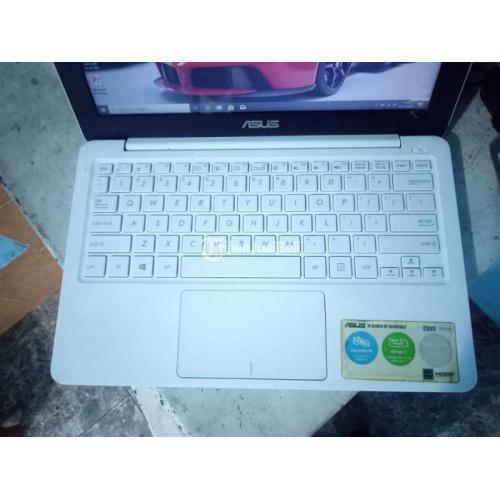Laptop Asus E202S N3060 Ram 2GB HDD 500GB VGA intel HD Graphics Normal ...