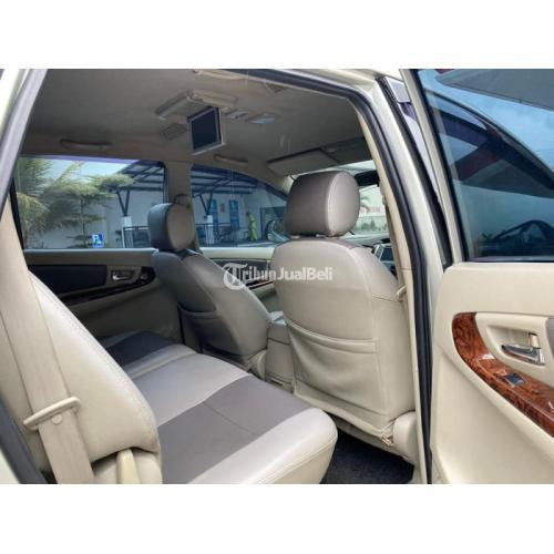 Mobil Toyota Kijang Innova Diesel 2014 Silver Seken Siap Pakai di ...
