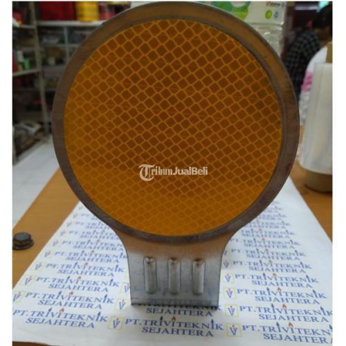 Pemantul Lampu Reflektif Tanda Jalan Raya, Guardrail Refletor di ...