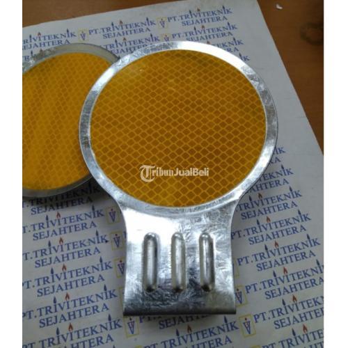 Pemantul Lampu Reflektif Tanda Jalan Raya, Guardrail Refletor di ...