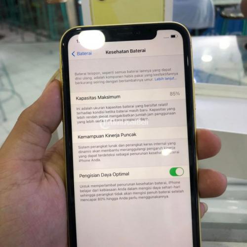 Hp iPhone 11 64GB Kuning Second Fullset Siap Pakai di Surakarta ...