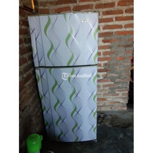 Kulkas 2 Pintu Merek Sharp Bekas Siap Pakai Harga Terjangkau di Nganjuk ...