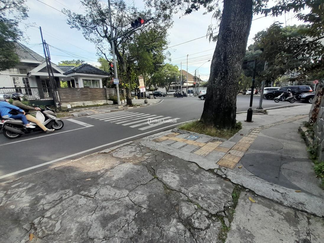 Jual Rumah Bekas Cocok Untuk Usaha/Kantor Berada Di Main Road RE ...