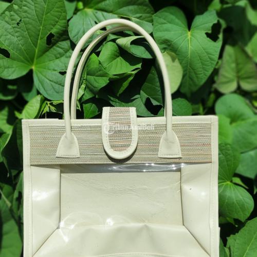 Tas Mika Bahan Mendong Pakai Kancing Magnet di Jakarta Selatan - Tribun ...