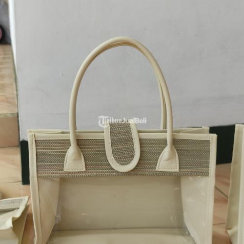 Tas Mika Bahan Mendong Pakai Kancing Magnet di Jakarta Selatan - Tribun ...