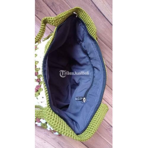 Kerajinan Tas Rajut Granny Square Ada Retsleting dan Kantongnya di Joga ...