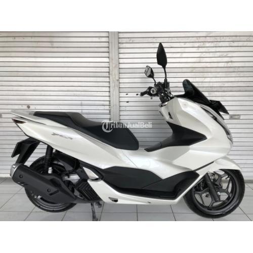 Motor Honda PCX 2022 Warna Putih Bekas Mulus Minus Pemakaian di Badung ...
