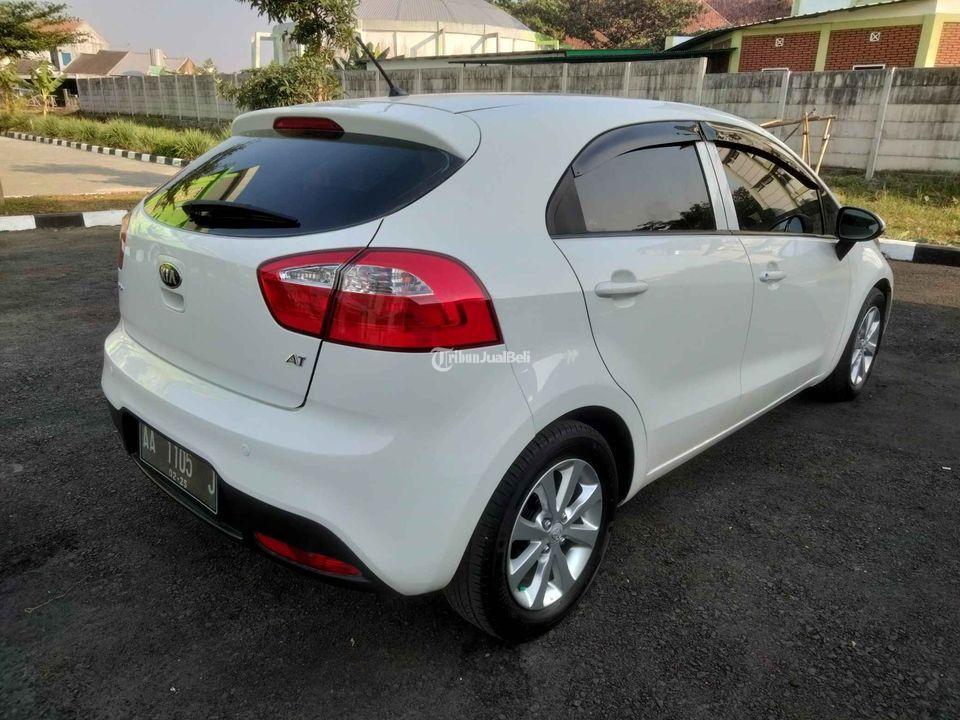 Mobil Kia Rio Bekas Tahun 2012 Matic Warna Putih Siap Pakai di ...